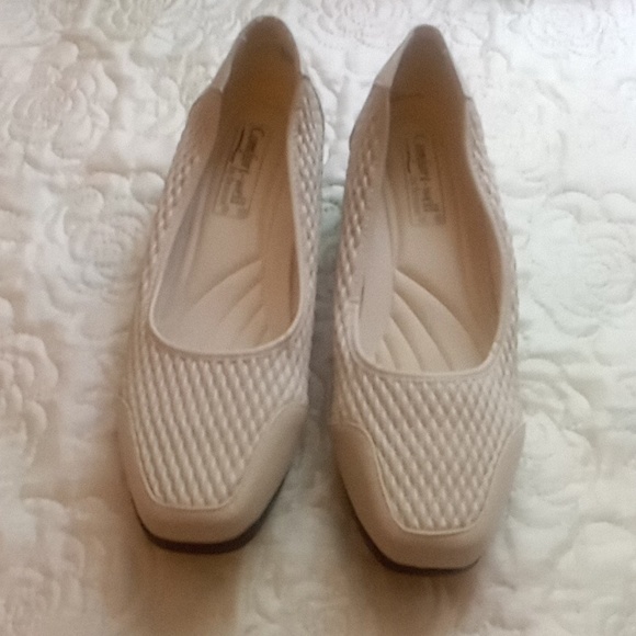 Beacon | Shoes | Comfortwell Casual Shoes By Beacon | Poshmark